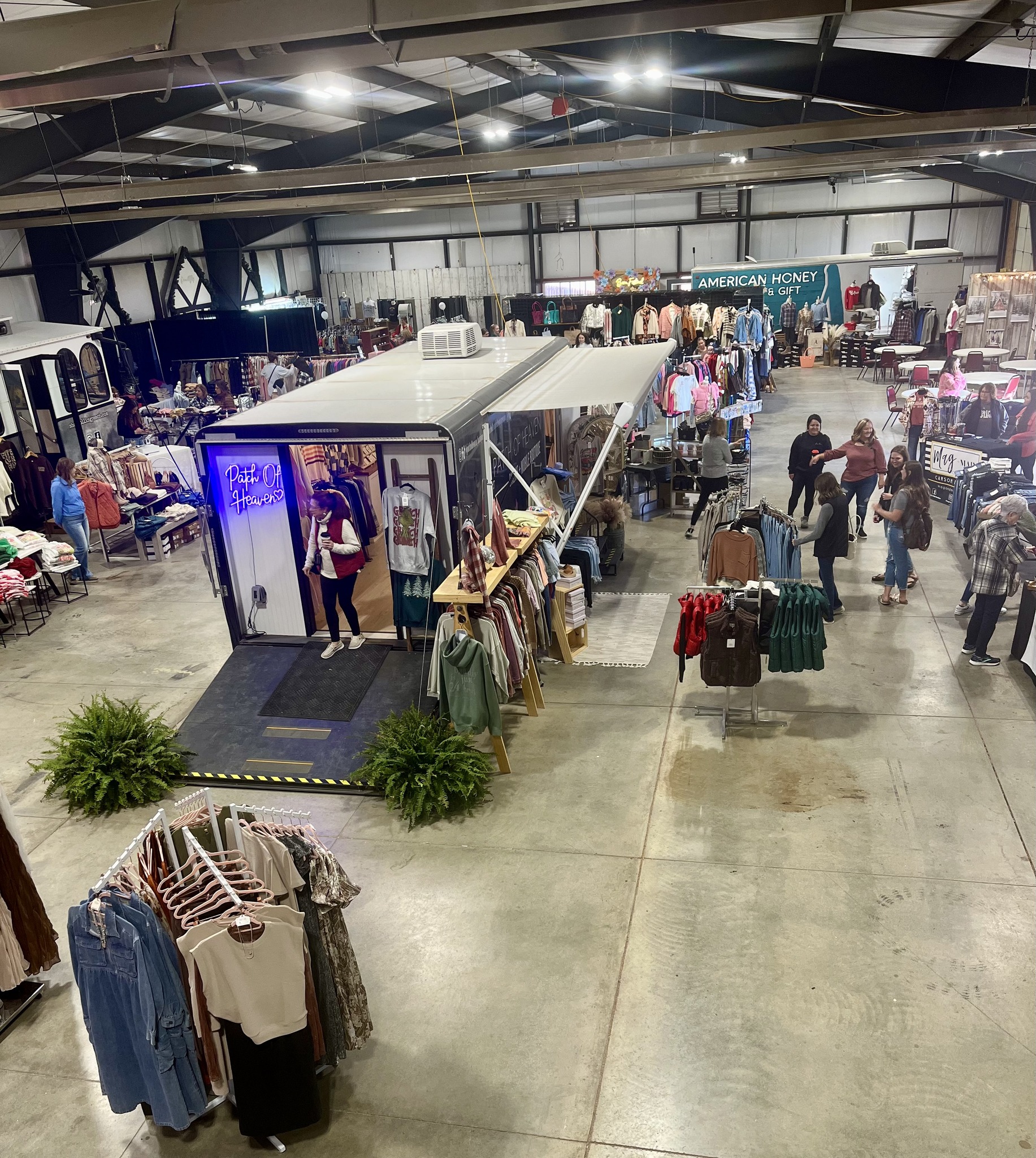 Fall Boutiques at the Barn 2025