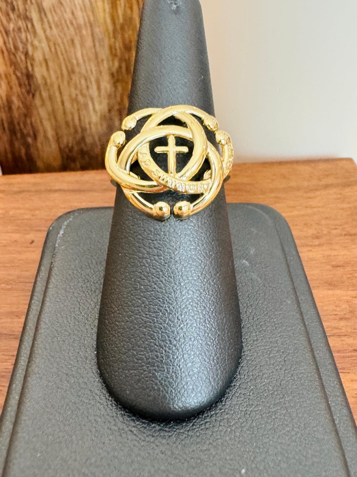 Antonella's Intertwining Perseverance Ring With Cross