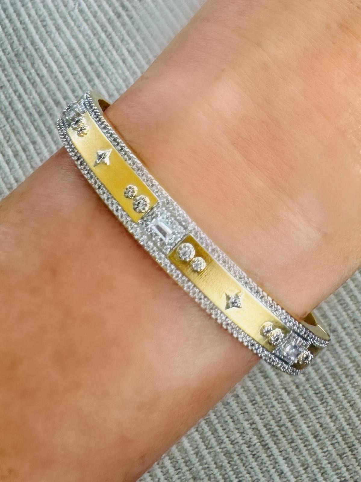 Look of Fine Rich Gold Bangle with Rectangular Stone Detail