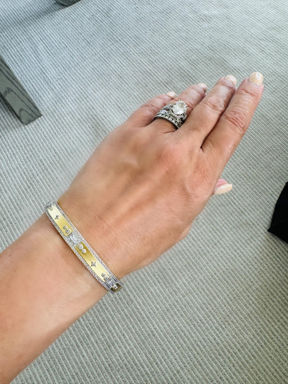 Look of Fine Rich Gold Bangle with Rectangular Stone Detail