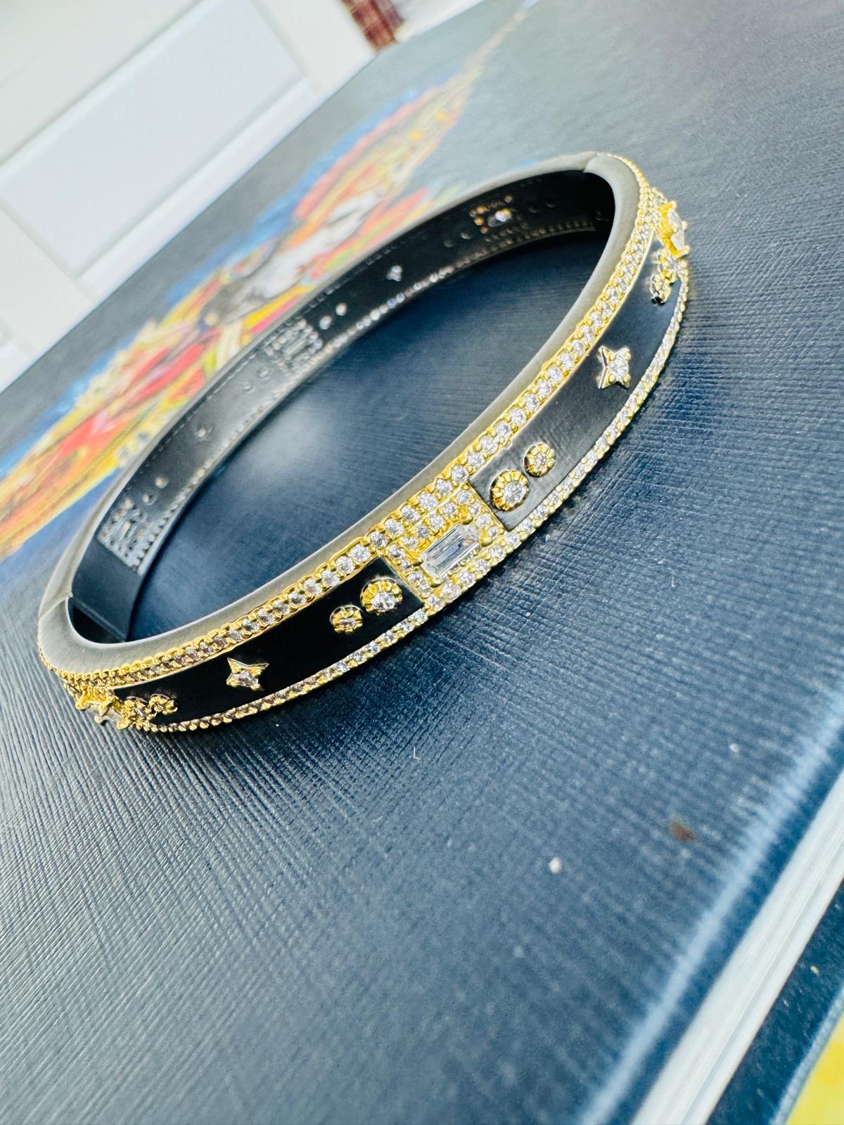 Look of Fine Rich Gold Bangle with Rectangular Stone Detail